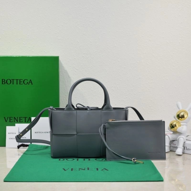 Affordable Bottega Veneta Shopping Bags