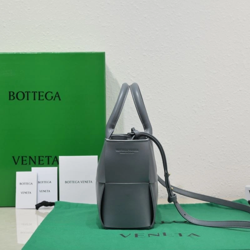 Affordable Bottega Veneta Shopping Bags
