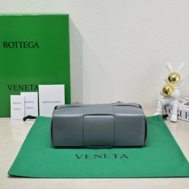 Affordable Bottega Veneta Shopping Bags