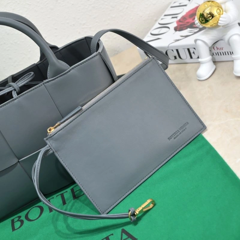 Affordable Bottega Veneta Shopping Bags