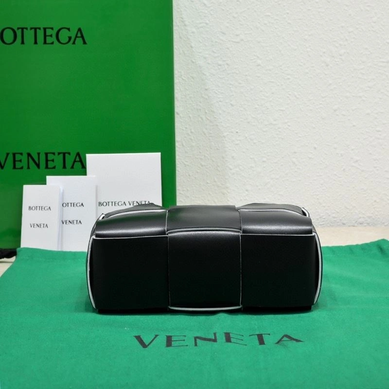 Bargain Bottega Veneta Shopping Bags
