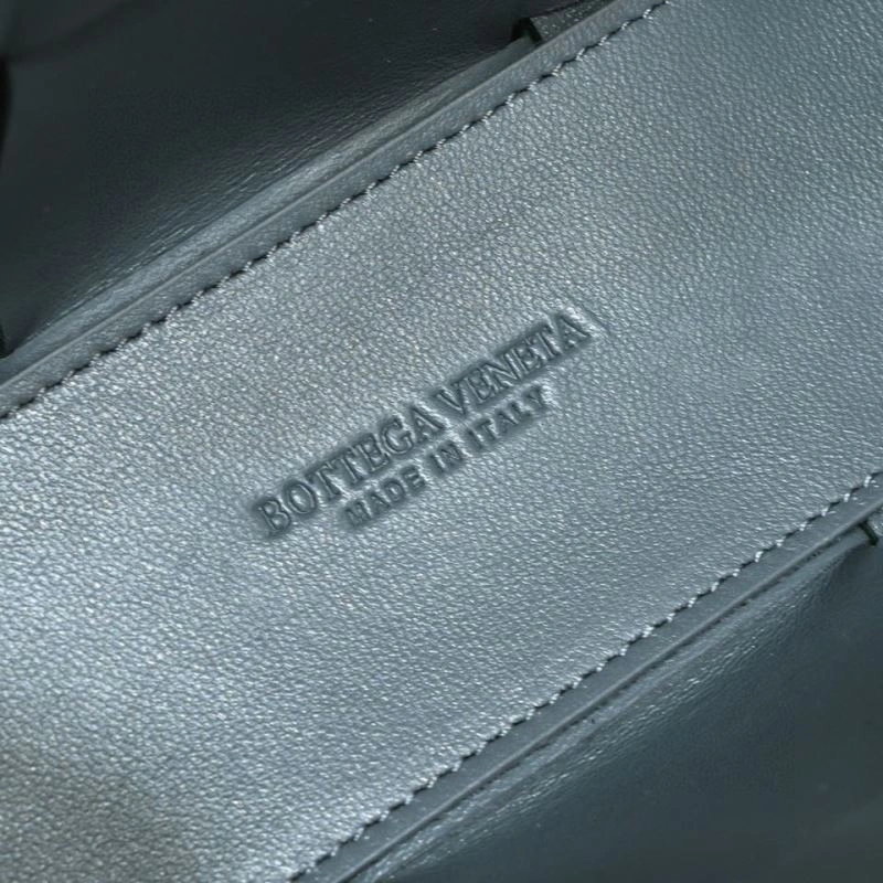 Brand-authenticated Bottega Veneta Shopping Bags
