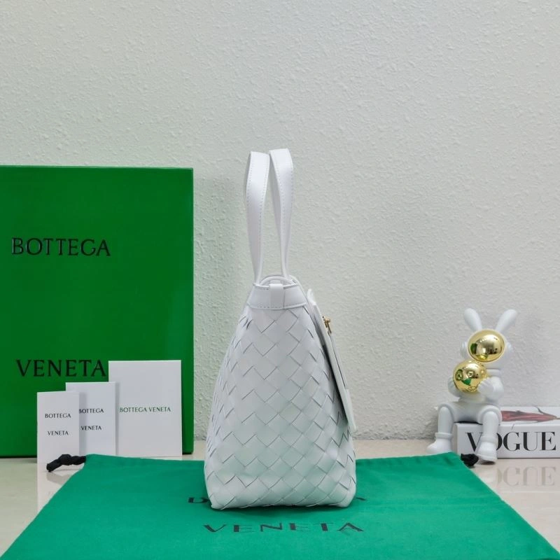Cut-rate Bottega Veneta Shopping Bags