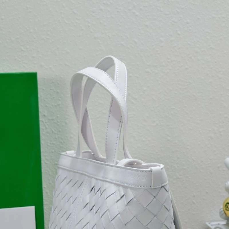 Cut-rate Bottega Veneta Shopping Bags