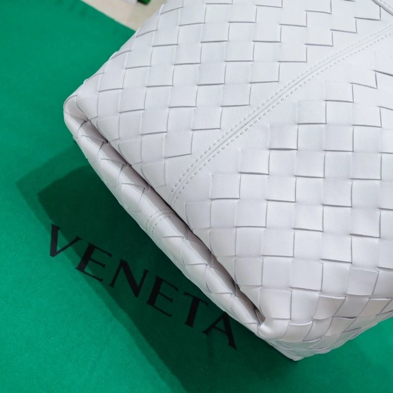 Cut-rate Bottega Veneta Shopping Bags