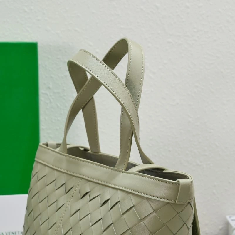 Top match Bottega Veneta Shopping Bags