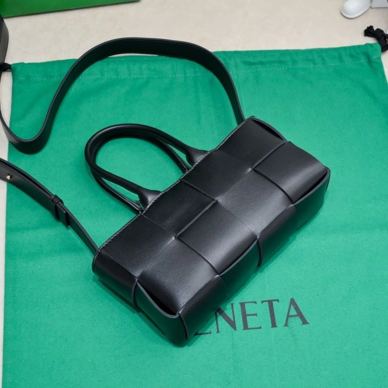 Economical Bottega Veneta Shopping Bags