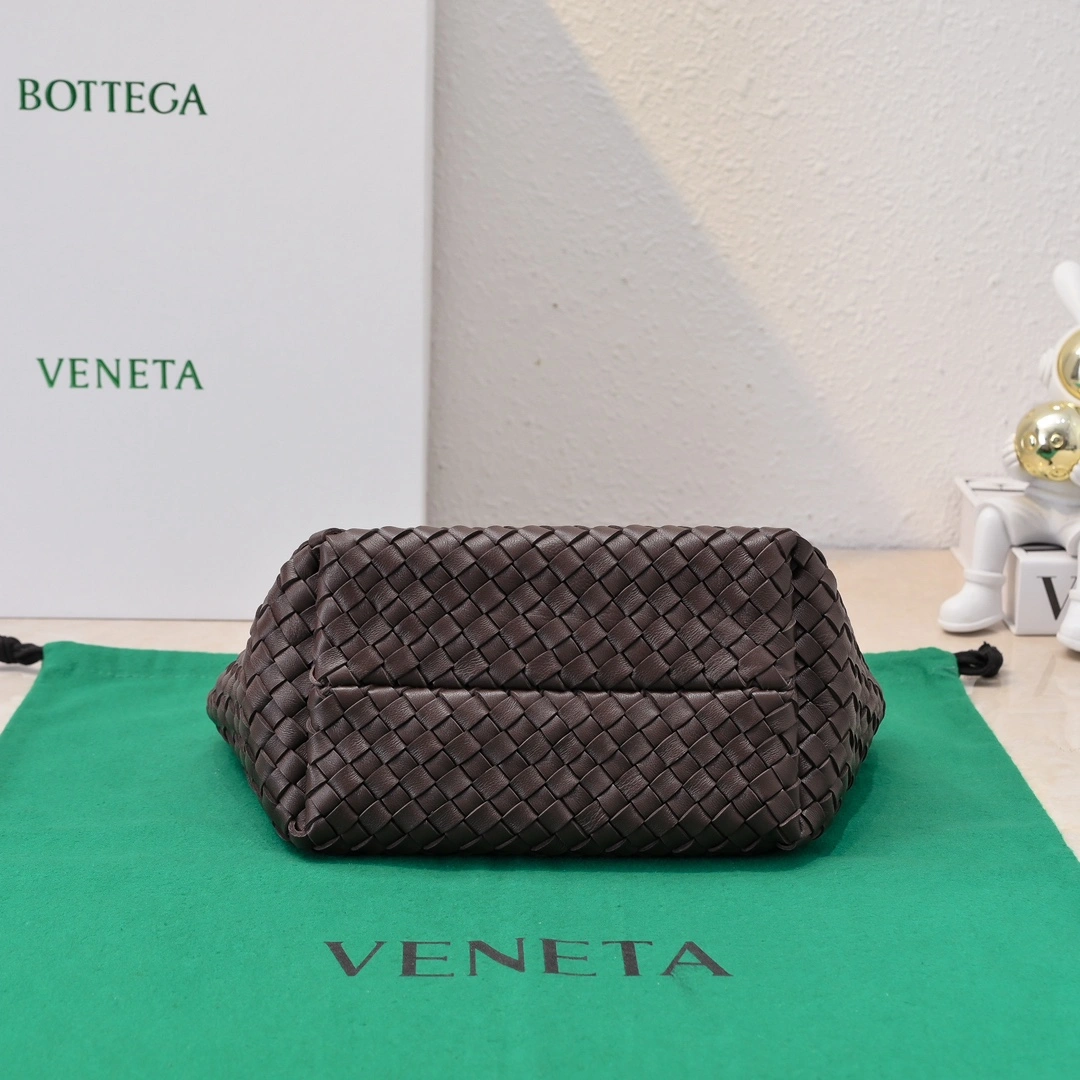Value-priced Bottega Veneta Shopping Bags