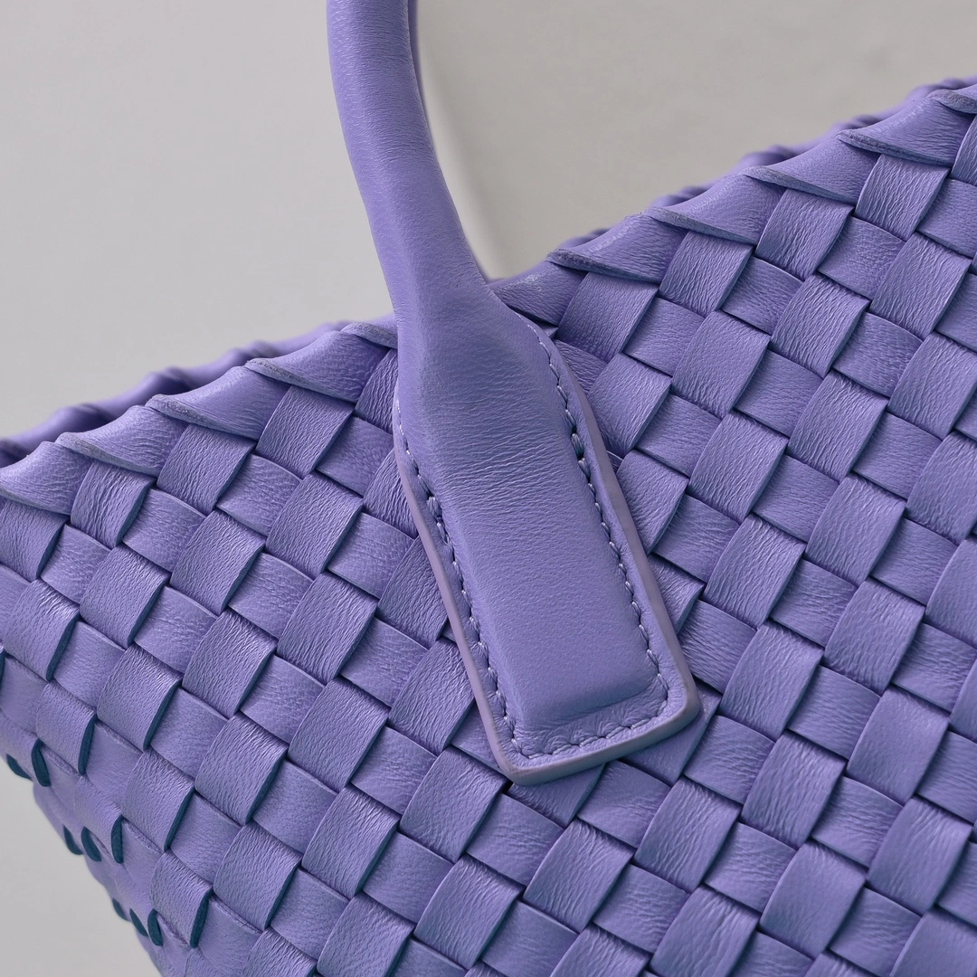 Top match Bottega Veneta Shopping Bags