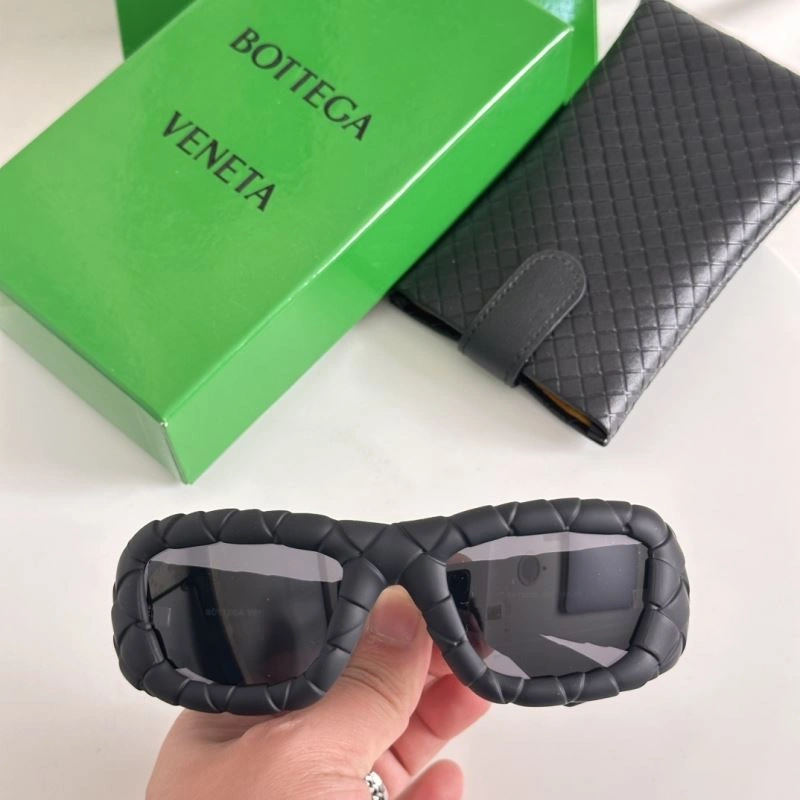 Bargain Bottega Veneta Sunglasses