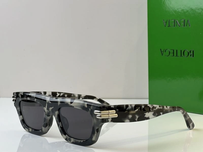 Top mirror Bottega Veneta Sunglasses
