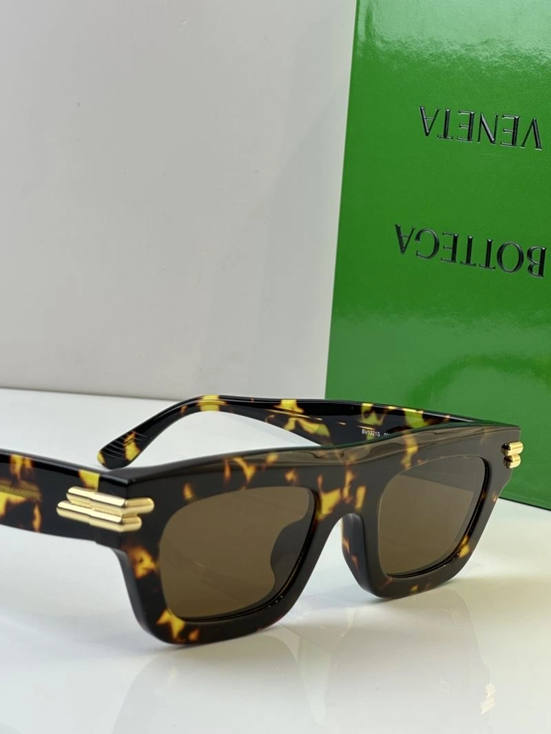 Top mirror Bottega Veneta Sunglasses