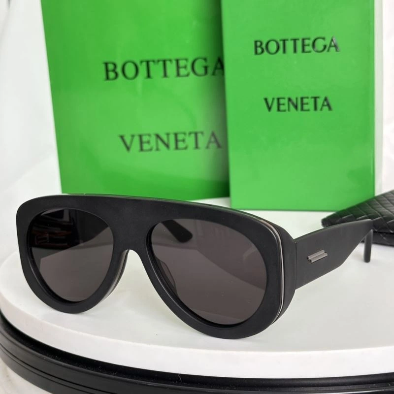 Top match Bottega Veneta Sunglasses