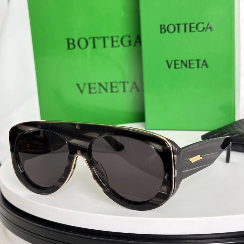 Top match Bottega Veneta Sunglasses