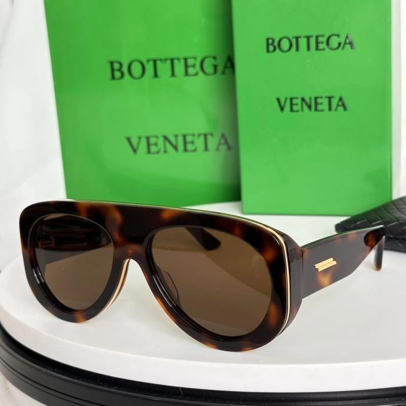 Top match Bottega Veneta Sunglasses