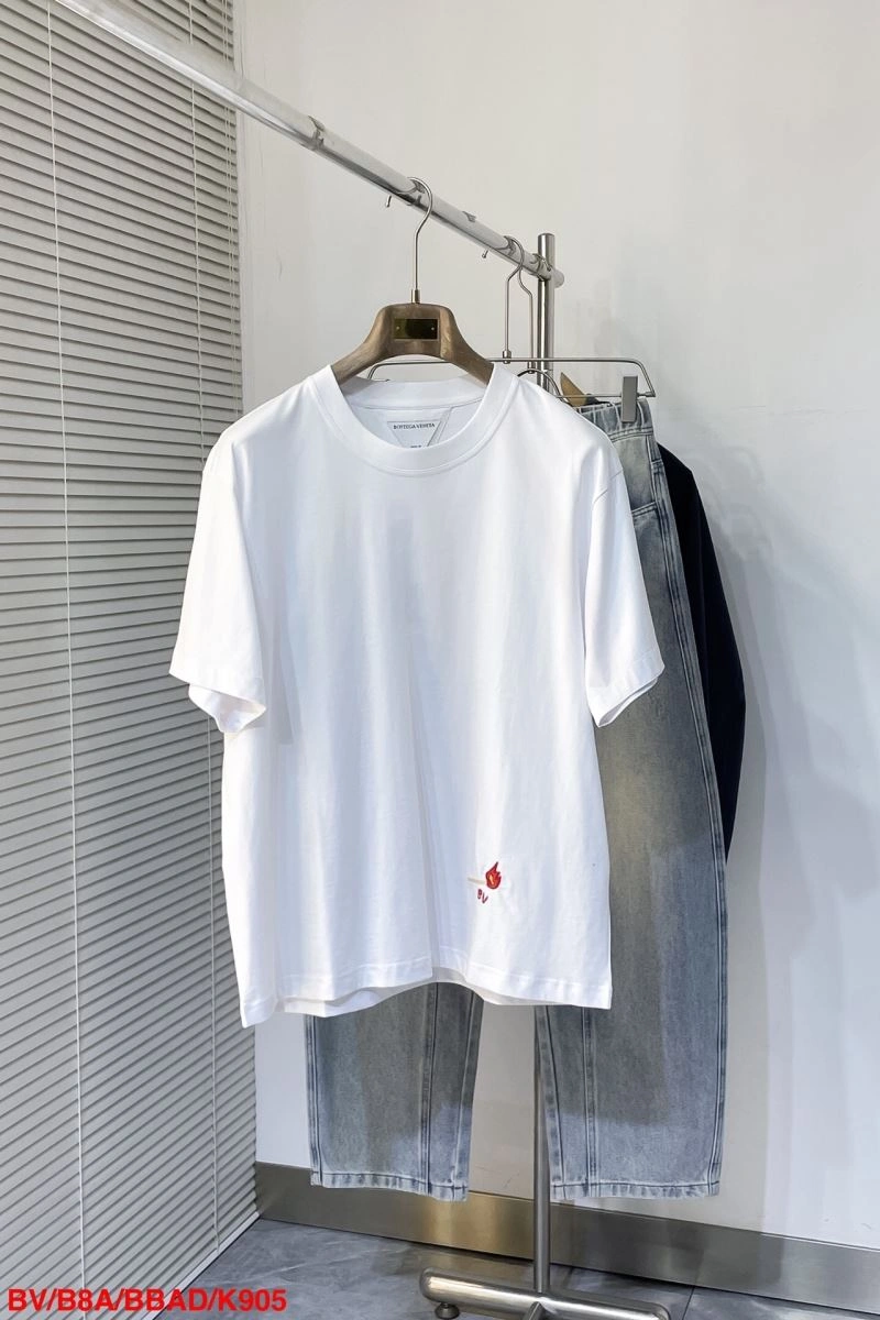 Accurate model Bottega Veneta T-Shirts