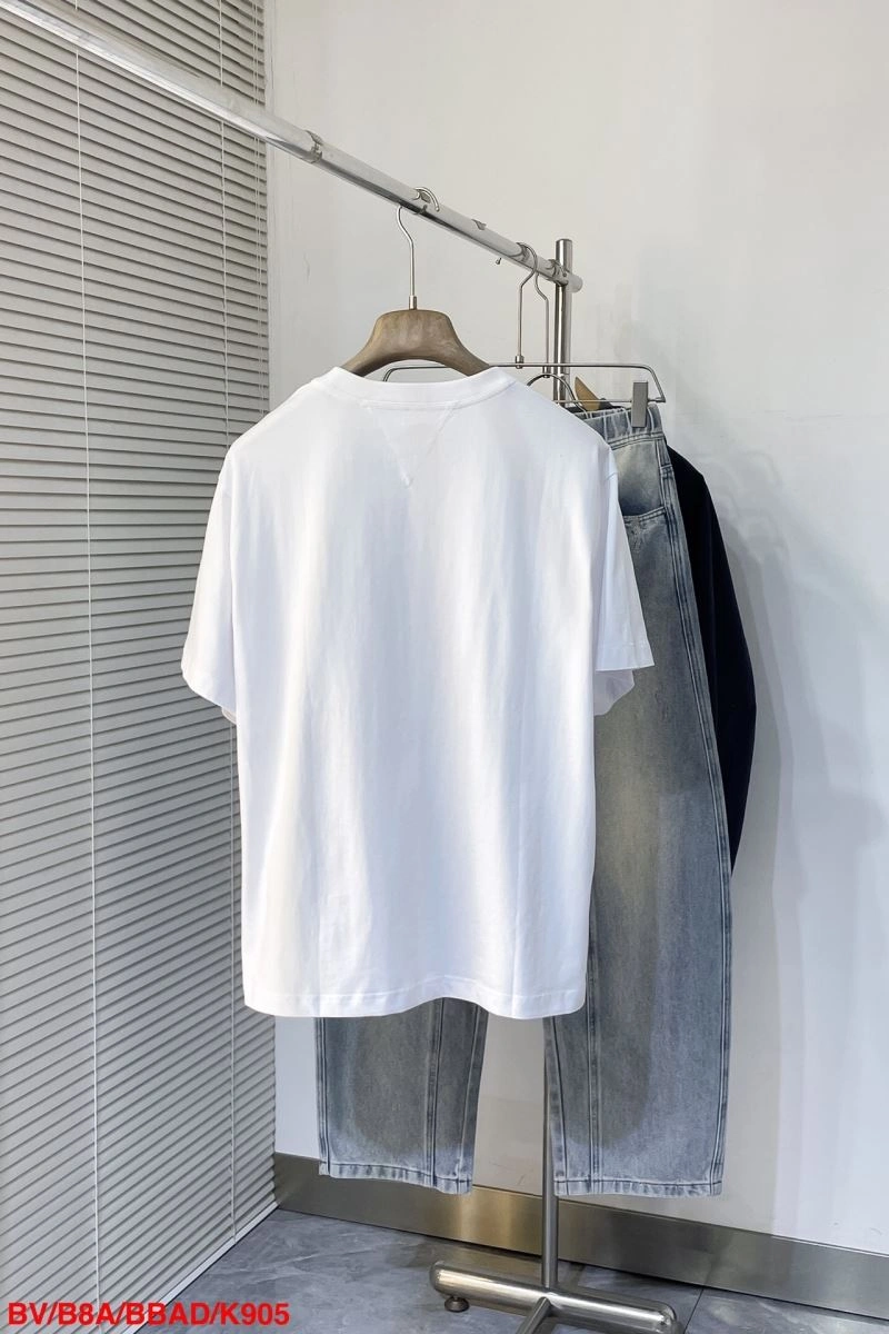 Accurate model Bottega Veneta T-Shirts