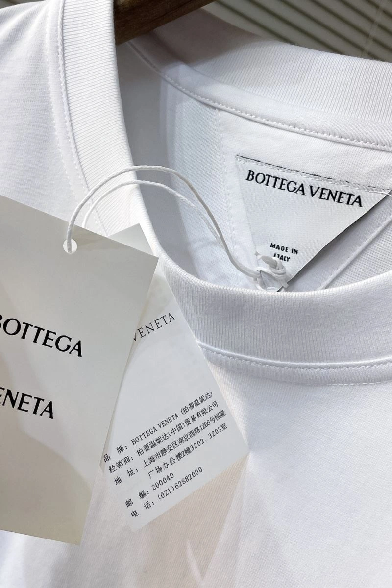 Accurate model Bottega Veneta T-Shirts