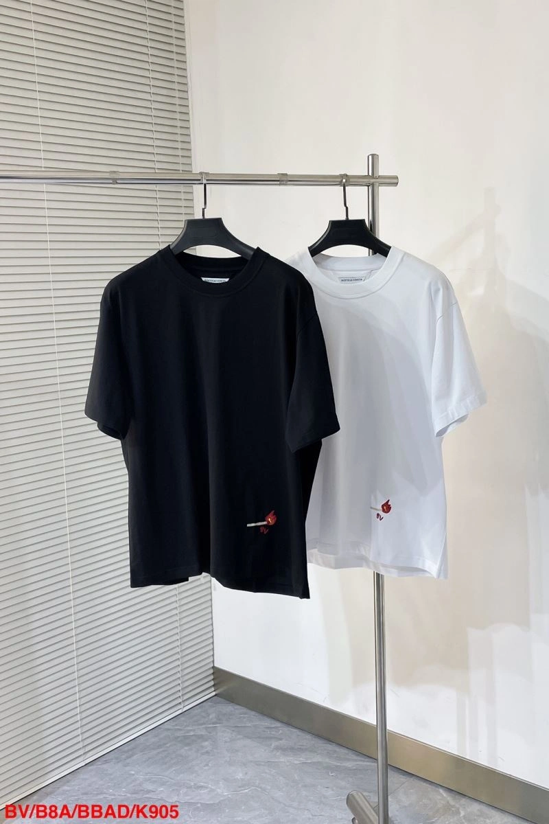 Accurate model Bottega Veneta T-Shirts