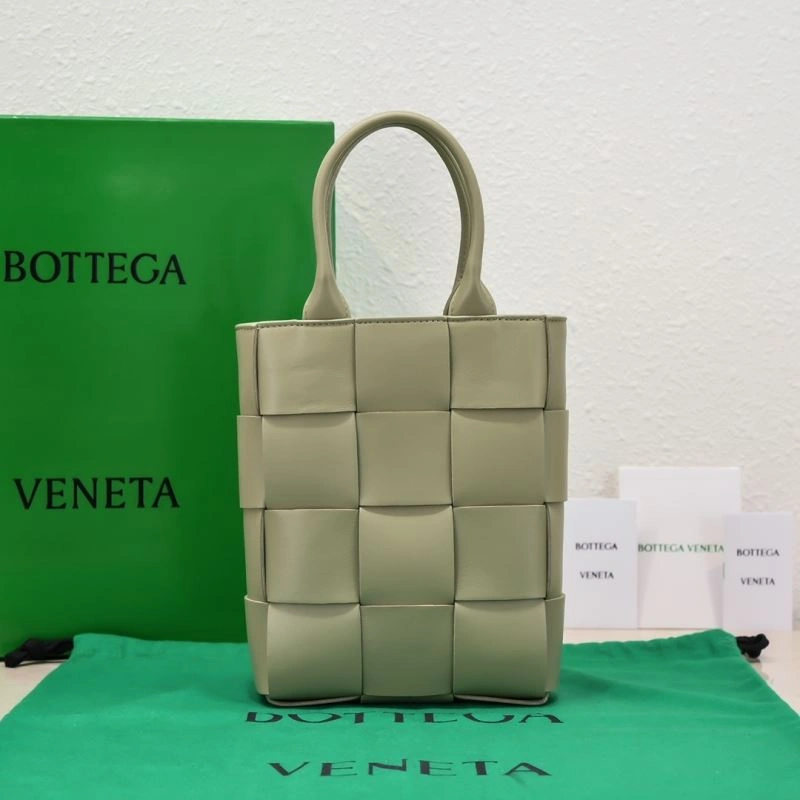 Discounted Bottega Veneta Top Handle Bags