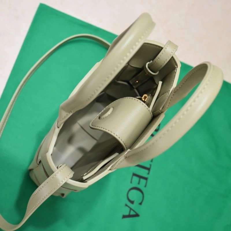 Discounted Bottega Veneta Top Handle Bags