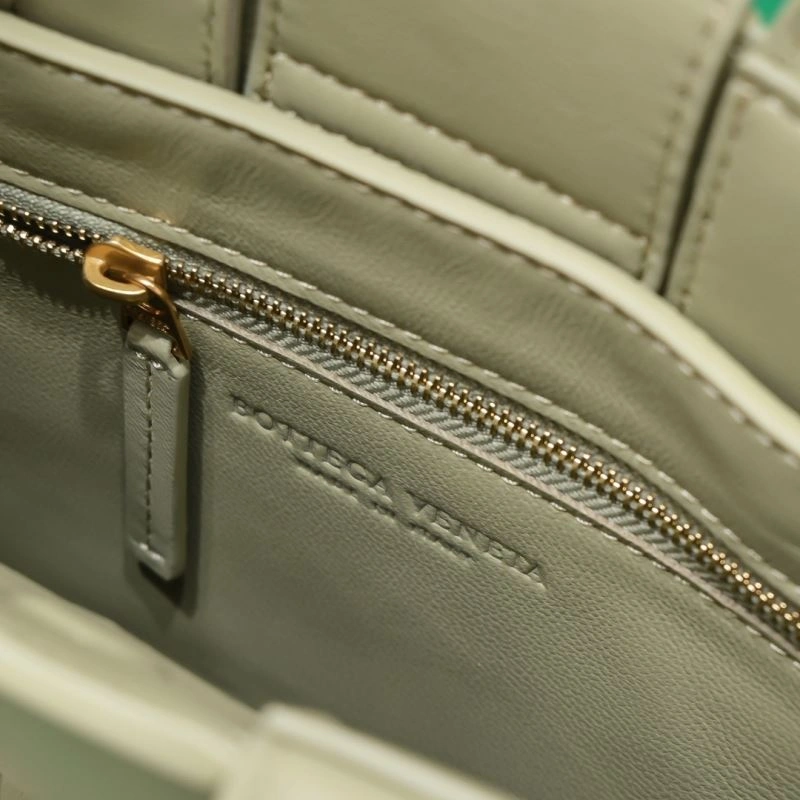 Discounted Bottega Veneta Top Handle Bags