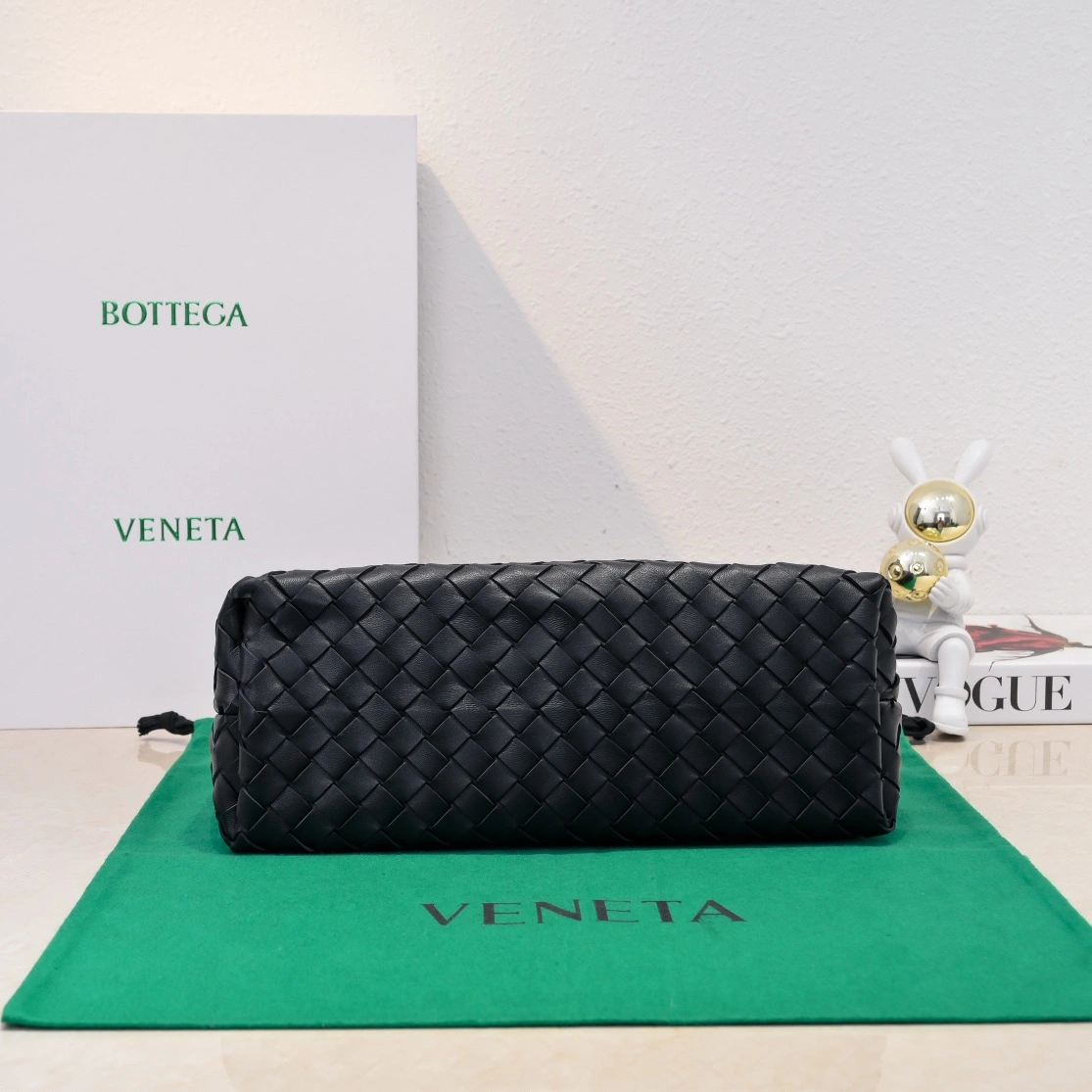 Accurate model Bottega Veneta Top Handle Bags