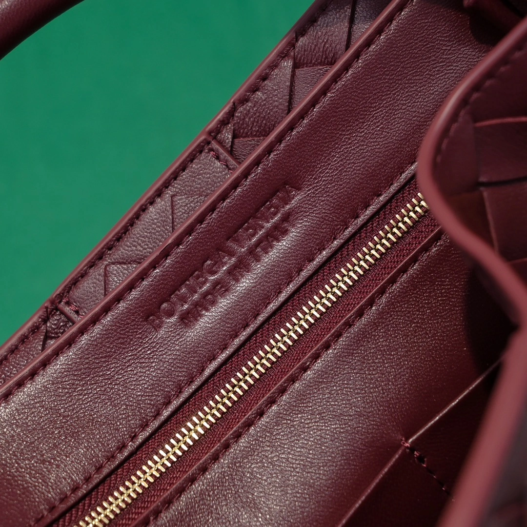 Brand-authenticated Bottega Veneta Top Handle Bags