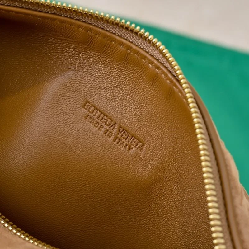 Accurate model Bottega Veneta Top Handle Bags