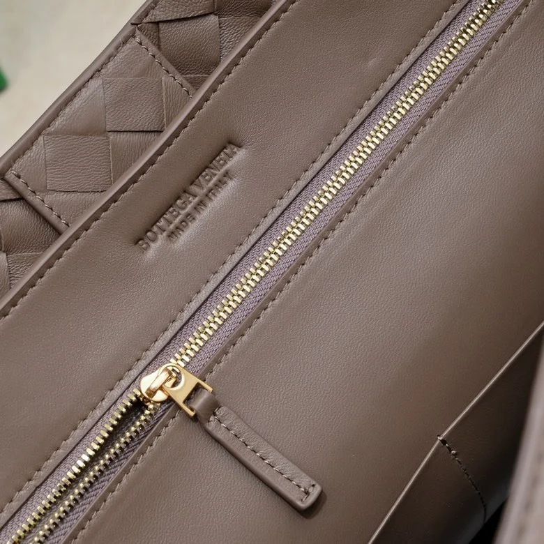 Top match Bottega Veneta Top Handle Bags
