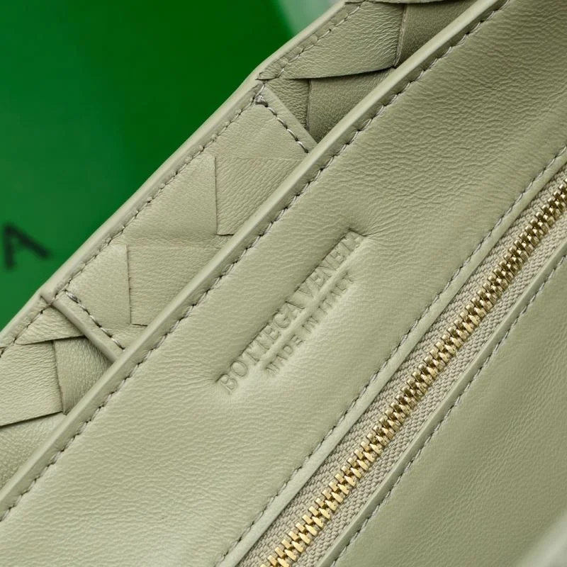 Discounted Bottega Veneta Top Handle Bags