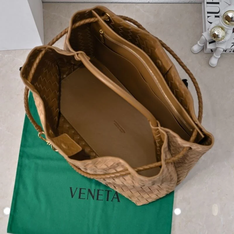 Brand-authenticated Bottega Veneta Top Handle Bags