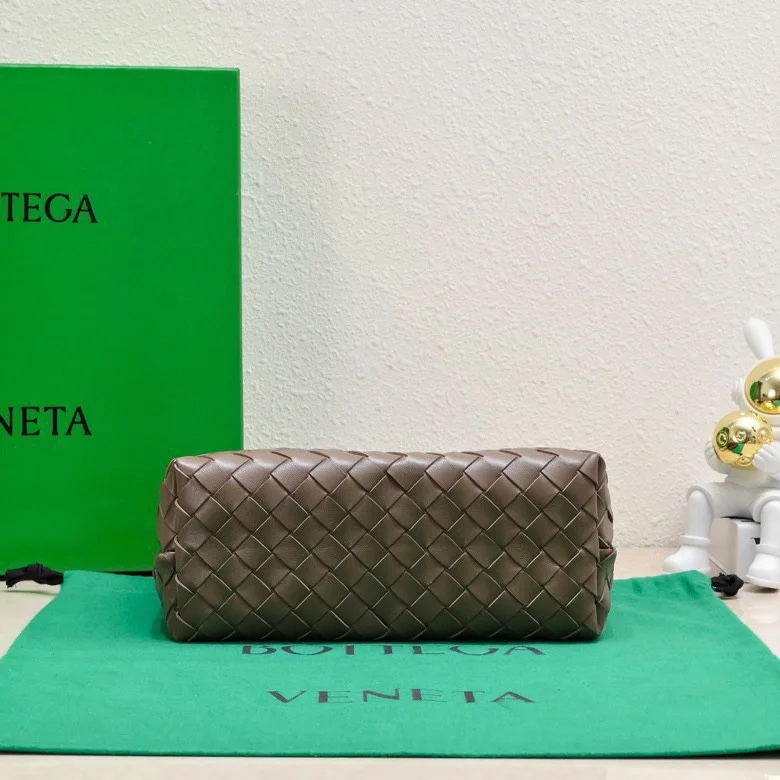 Accurate model Bottega Veneta Top Handle Bags
