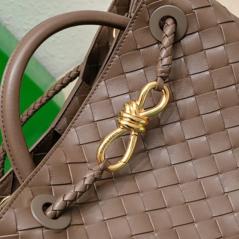 Accurate model Bottega Veneta Top Handle Bags