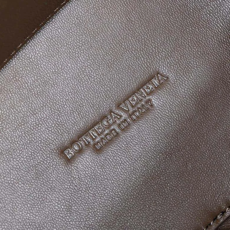 Accurate model Bottega Veneta Top Handle Bags