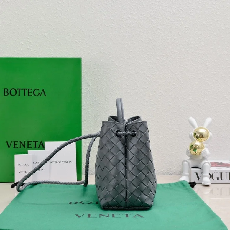 Bargain Bottega Veneta Top Handle Bags
