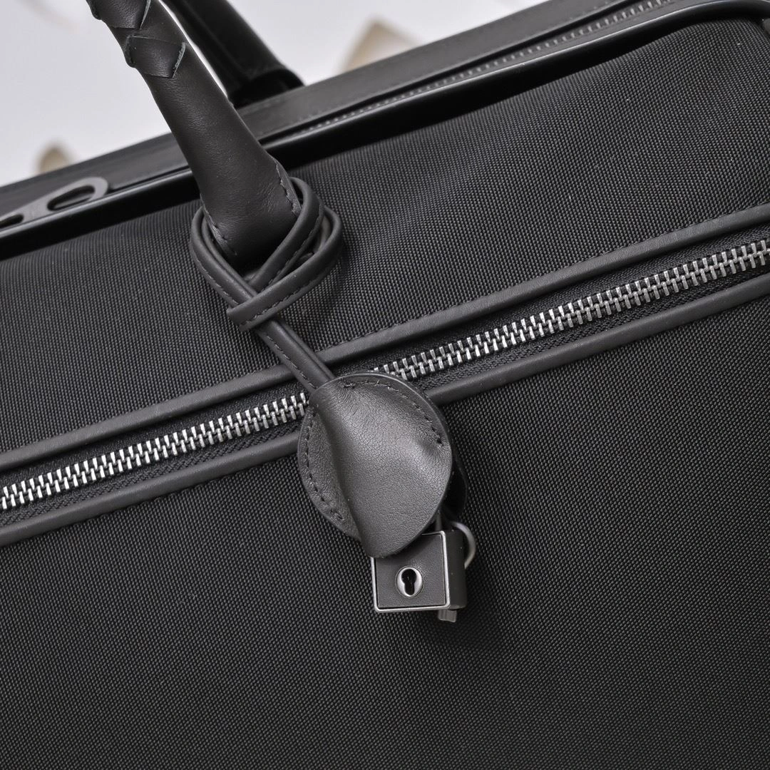 Economical Bottega Veneta Travel Bags