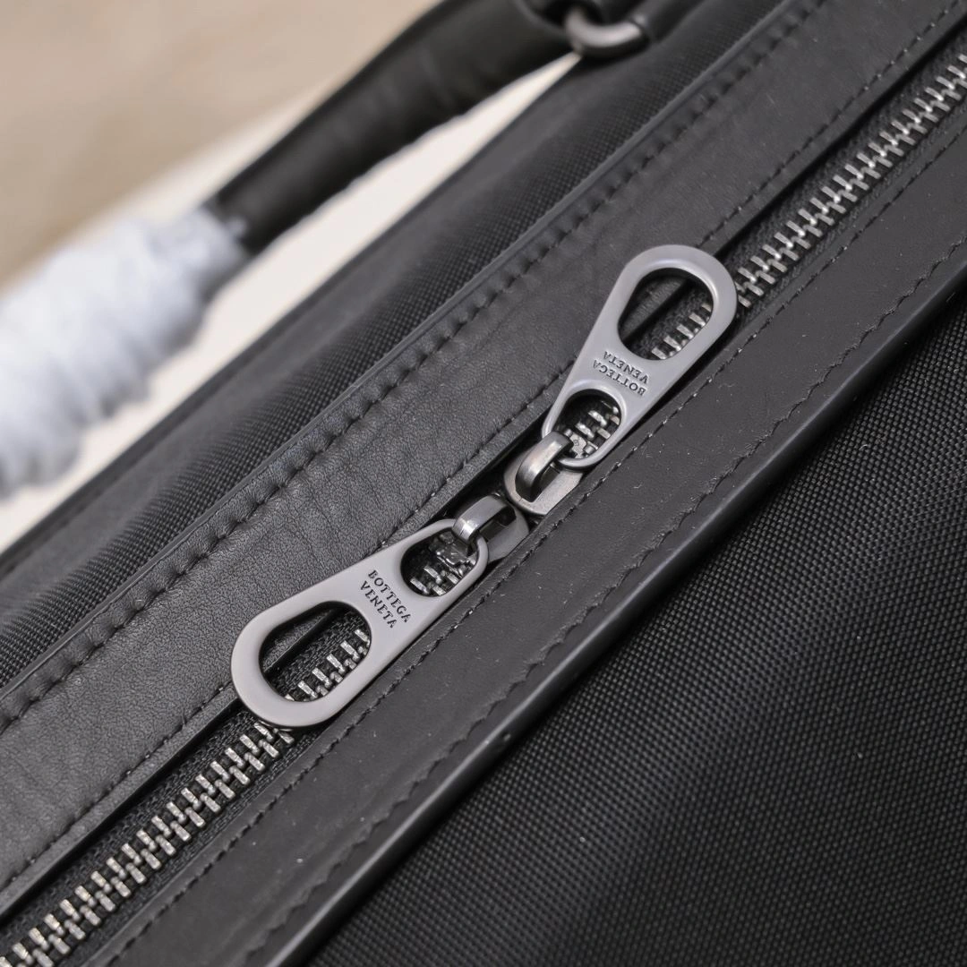 Economical Bottega Veneta Travel Bags