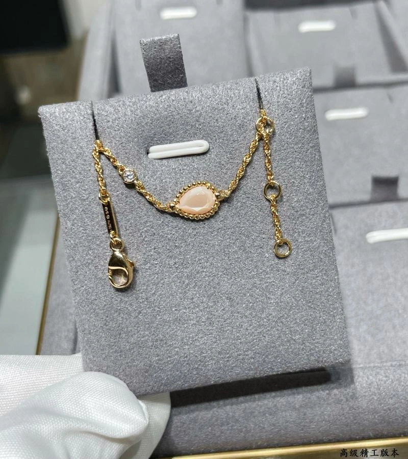 Top match Boucheron Bracelets