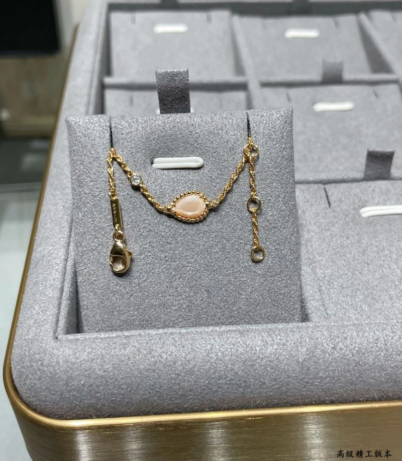 Top match Boucheron Bracelets