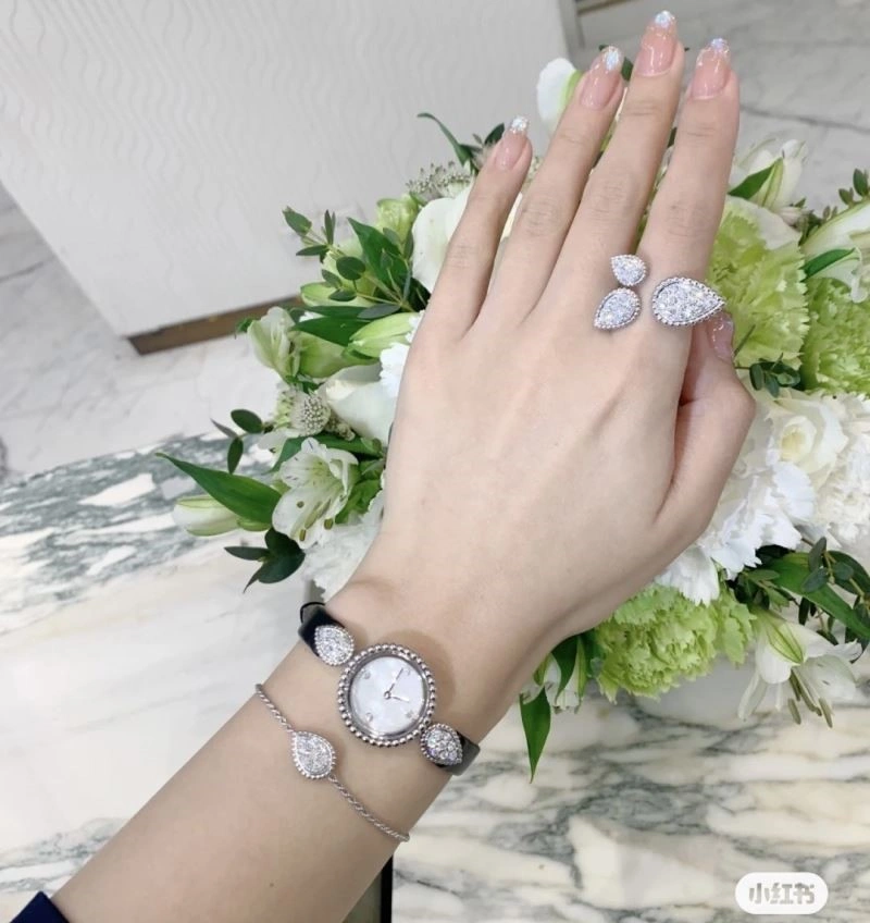 Reasonably priced Boucheron Bracelets