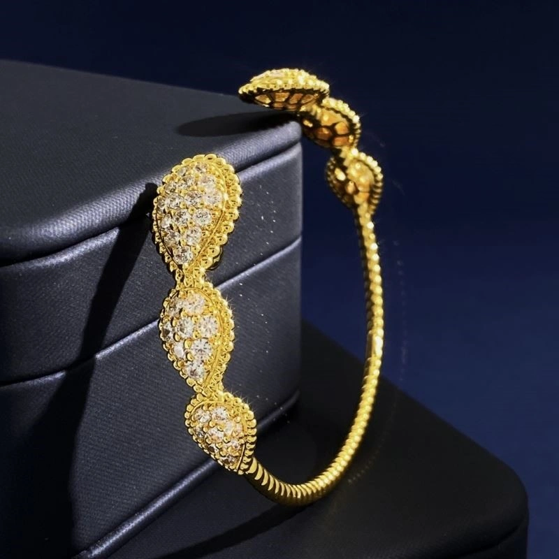Reasonably priced Boucheron Bracelets
