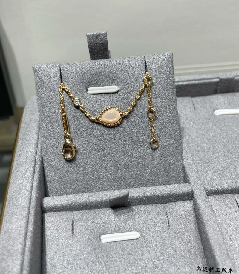 Low-cost Boucheron Bracelets