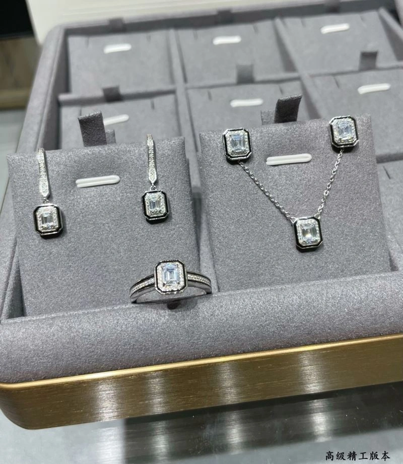 Affordable Boucheron Earrings