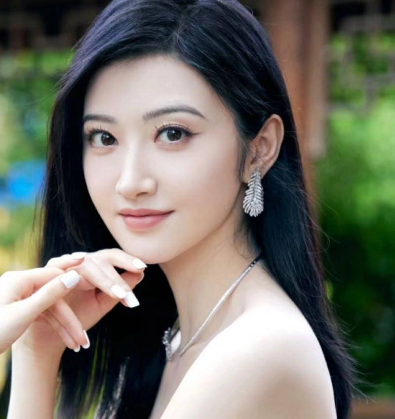 Low-cost Boucheron Earrings