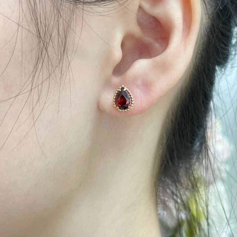 Accurate model Boucheron Earrings