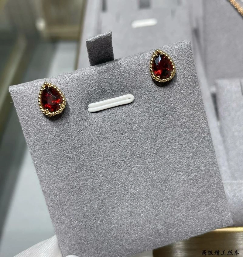 Accurate model Boucheron Earrings
