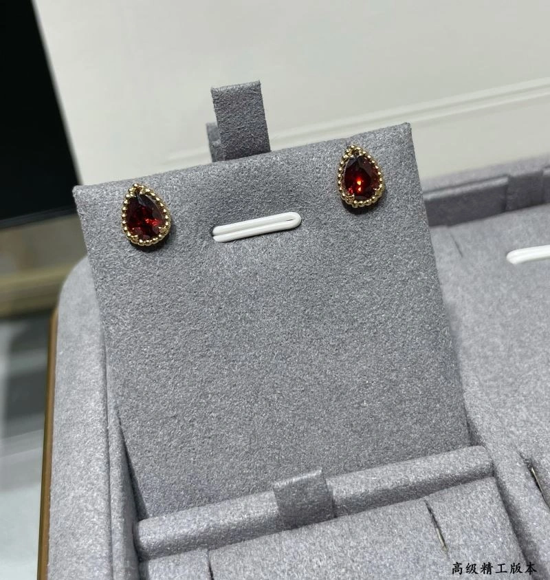 Accurate model Boucheron Earrings