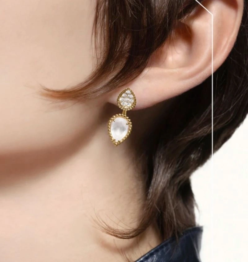 Accurate model Boucheron Earrings