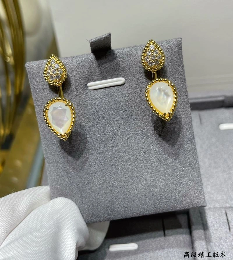 Accurate model Boucheron Earrings